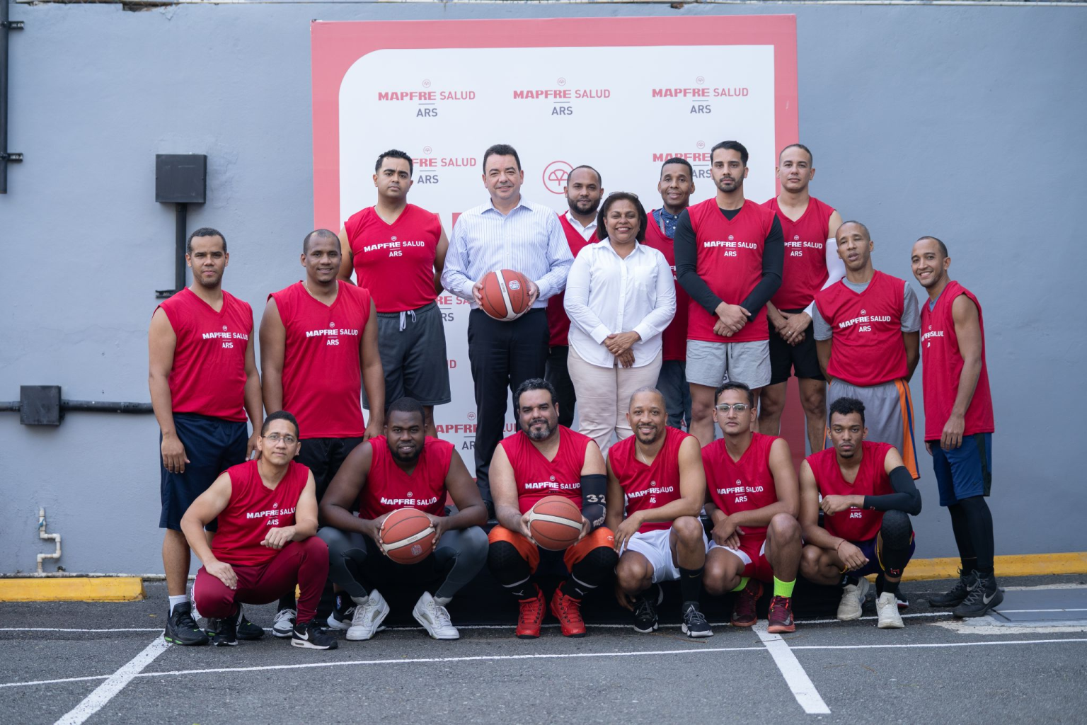 MAPFRE Salud ARS inaugura cancha de baloncesto para colaboradores ...